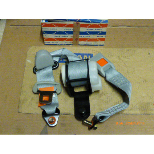 Original Nissan Datsun Stanza Sicherheitsgurt hinten links 88841-D1500 ...
