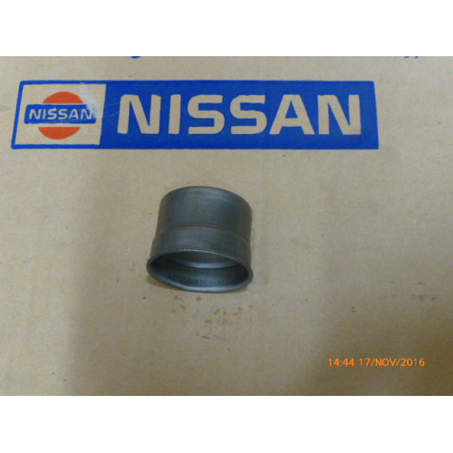 Original Nissan Atleon TK3 Cabstar F24M Buchse Hinterachse 43068-9X600 ...