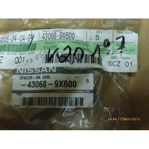 Original Nissan Atleon TK3 Cabstar F24M Buchse Hinterachse 43068-9X600 ...