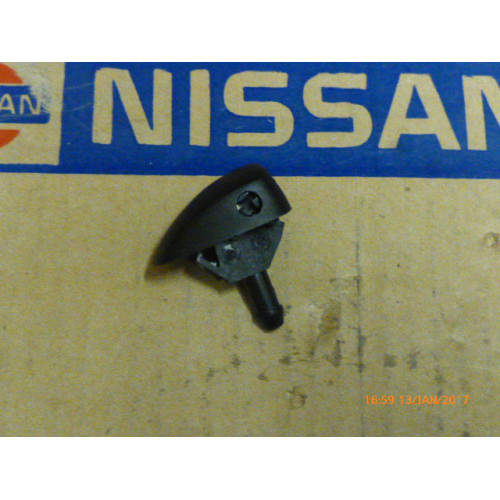Original Nissan Navara D40 Pathfinder R51 Wischwasserdüse 28932-EB300 ...