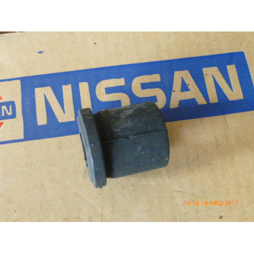 Original-Nissan-Patrol-160-Patrol-260-Buchse-Blattfeder-hinten ...