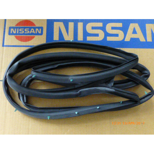 Original Nissan Micra K11 Türdichtung vorne links 80831-4F100 Nissan ...