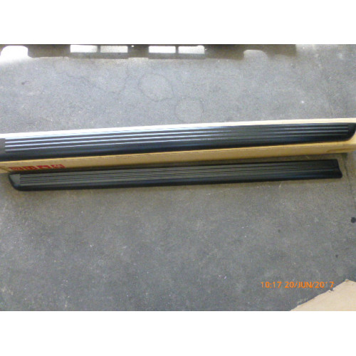 Original Nissan Navara D40 Kantenschutz Ladefläche KE935-4X400 Nissan ...