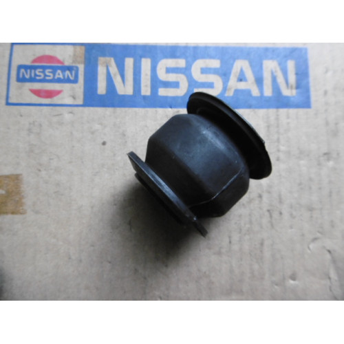 Original-Nissan-Patrol-Y61-Buchse-Panhardstab-5513501J01-Original ...
