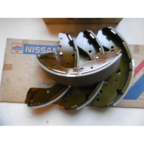 Original Nissan Navara D40 Bremsbacken D4060-EB36A 44060-EB327 D4060 ...