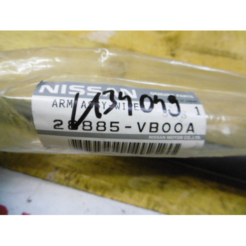 Original Nissan Patrol Y61 Scheibenwischerarm rechts 28885VB00A ...