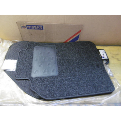 Original Nissan Almera N15 Fußmatten vorne und hinten KE745-1N011 ...